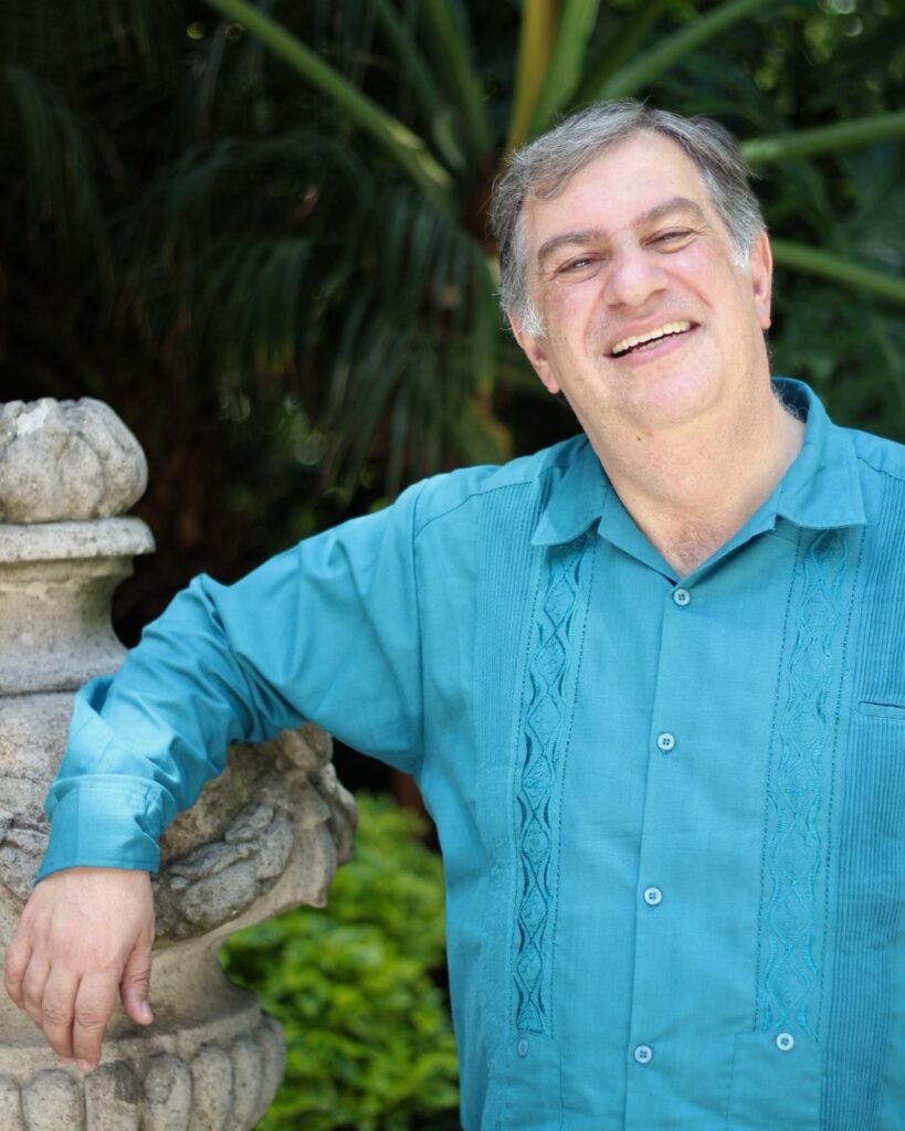 Dr. Carlos Azar Manzur - Poeta y Ensayista - LAMM educación